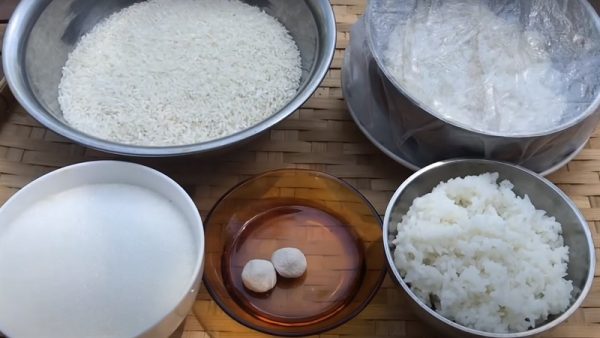 Bánh bò - Chiếc bánh mang nhiều hương vị tuổi thơ của trẻ em vùng quê